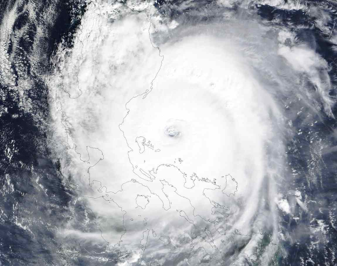 Super Typhoon Man-yi makes landfall on the Philippines' main island Luzon: govt forecaster ...